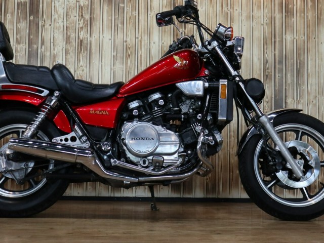 HONDA VF 700 MAGNA V65 bardzo ładna sztuka.ZADBANA - bikesearch.pl