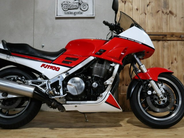 PIĘKNA YAMAHA W .100% sprawna BARDZO ŁADNE malowanie ORYGINAŁ klasyk ...