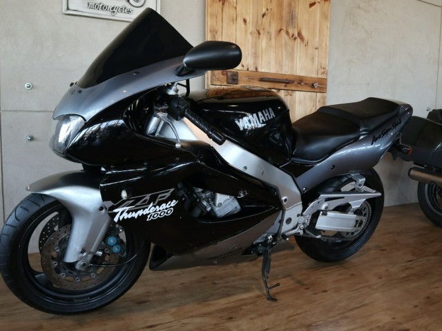 PIĘKNA YAMAHA W .100% sprawna BARDZO ŁADNE malowanie - bikesearch.pl